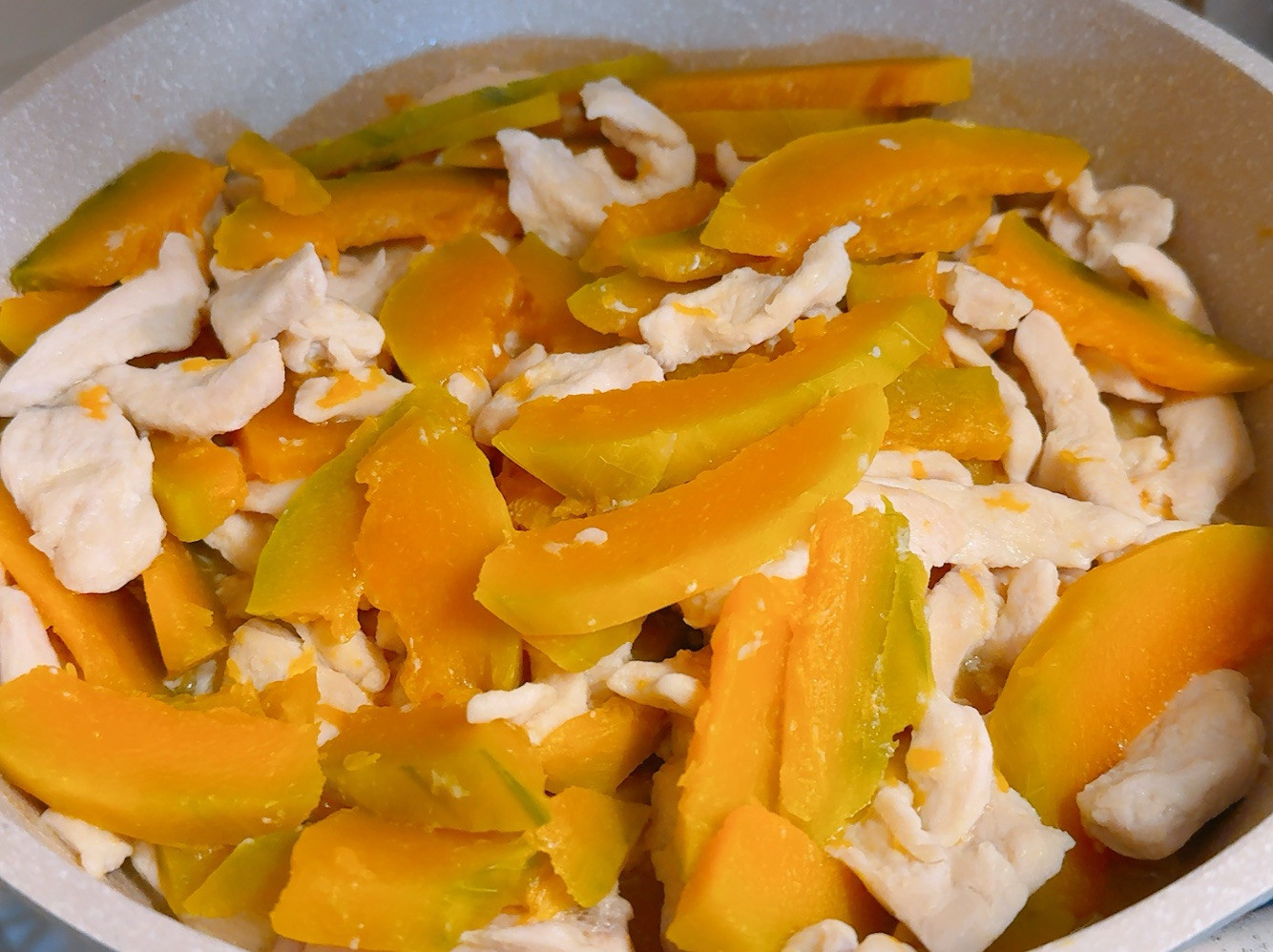 南瓜片炒雞胸 by Vivivya - 愛料理