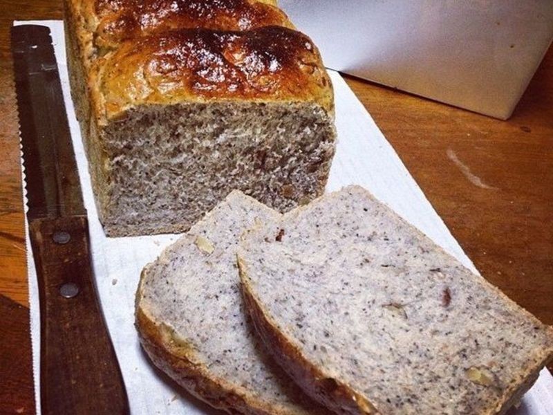 全麥黑豆渣核桃吐司 Whole Wheat Okara Bread Loaf with Walnut by 人妻Wei - 愛料理